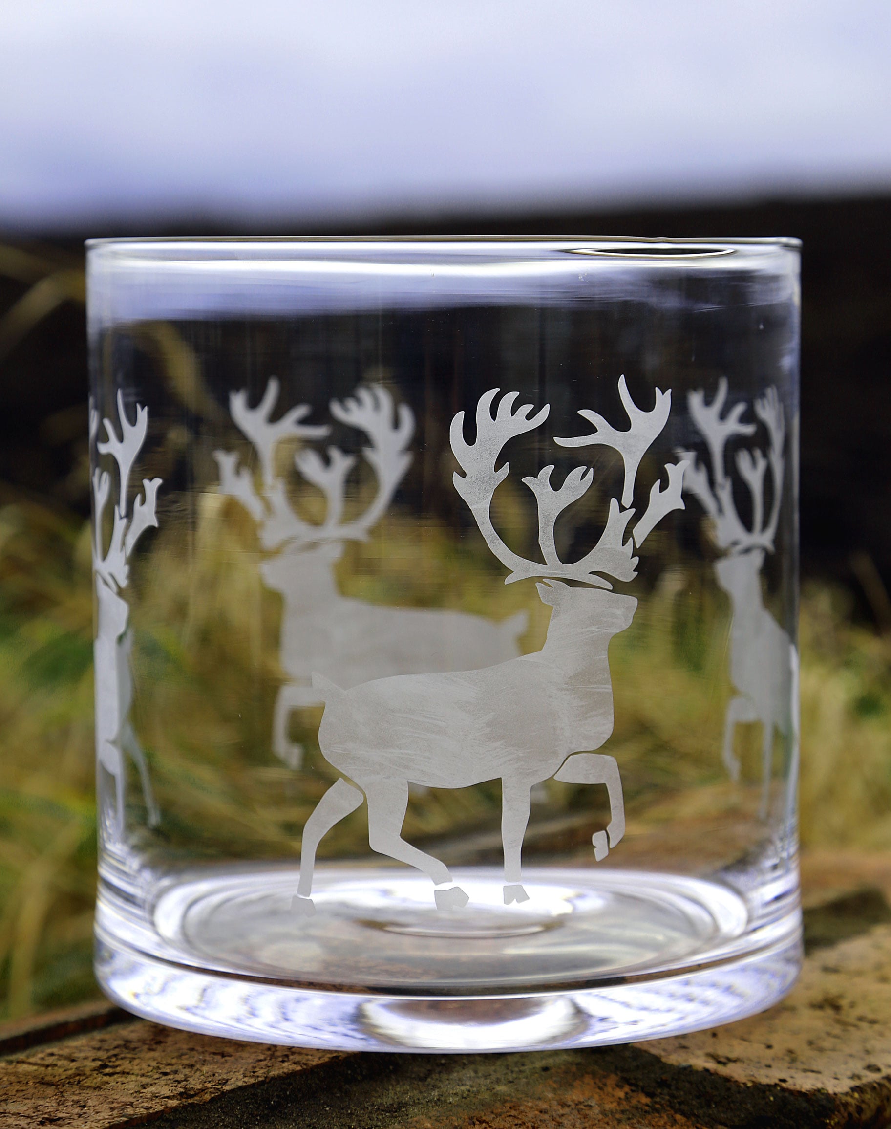 Large Crystal Vase With Highland Stag. - onemoregift.co.uk
